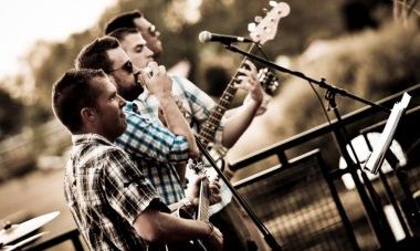 No Class - Lundy’s Lane Niagara Falls